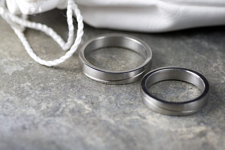 12 Creative Wedding Ring Alternatives | Nuptials