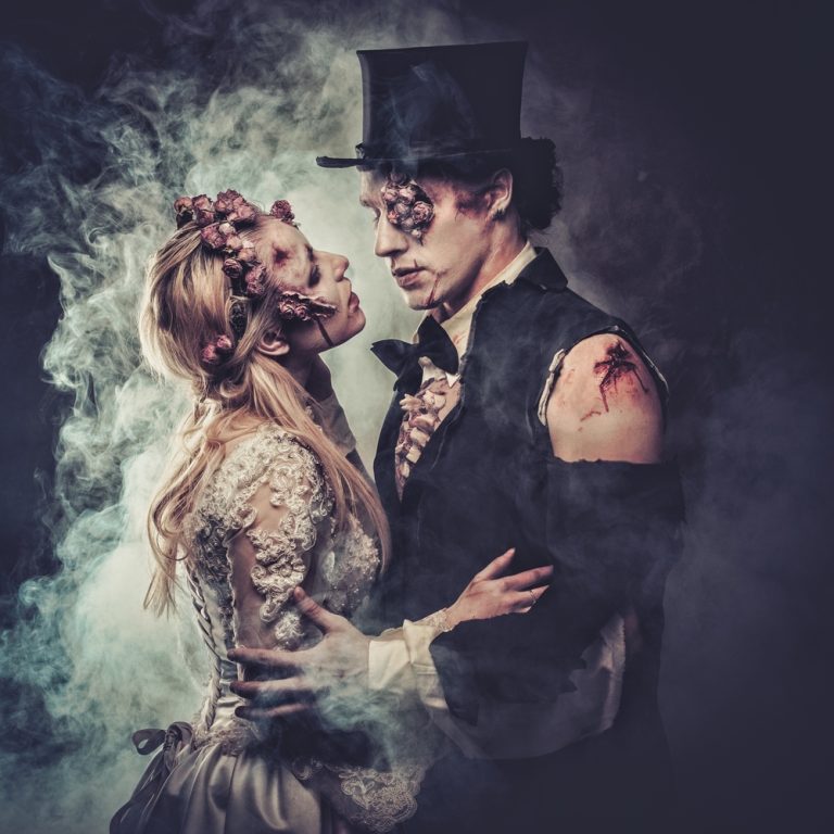 Romantic Goth Wedding Ideas to Try | Nuptials