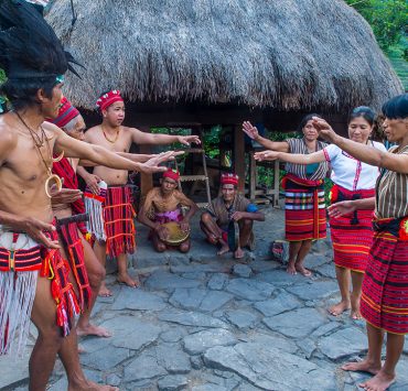 Filipino Weddings: The Significance of the Candle, Veil, and Cord